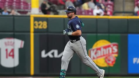 Raleighs Big Night Powers Seattle Mariners Past Reds 5 3