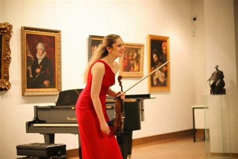 Зорница Иларионова Музиката чувам първо в главата си Лира