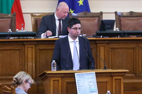 Парламентът започна обсъждането на удължителния бюджет за 2022 година на второ четене