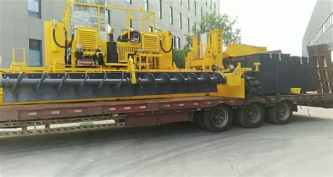 AHT8000滑模式水泥混凝土摊铺机 镇江阿伦机械有限公司