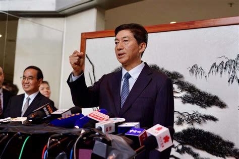 骆惠宁主任首次见香港传媒并讲话