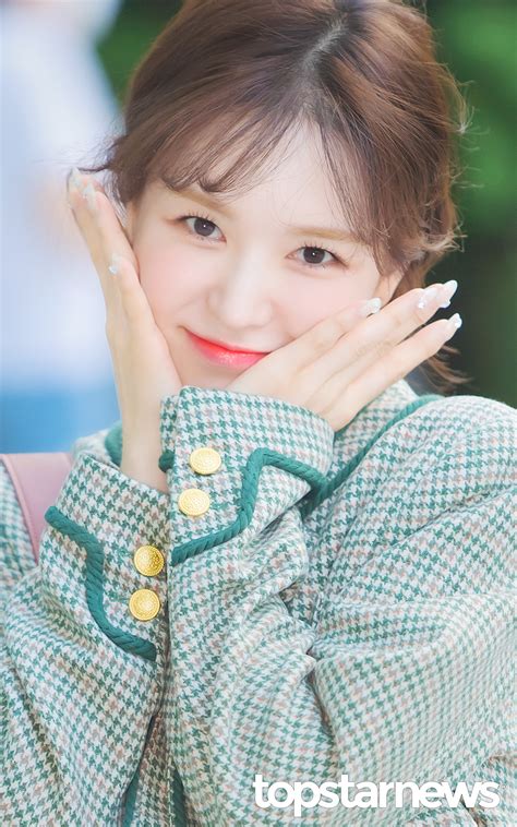 [hd포토] 레드벨벳 웬디 다래끼 났다는 사람 중에 제일 예쁨 웬디의 영스트리트 출근길 네이트 연예