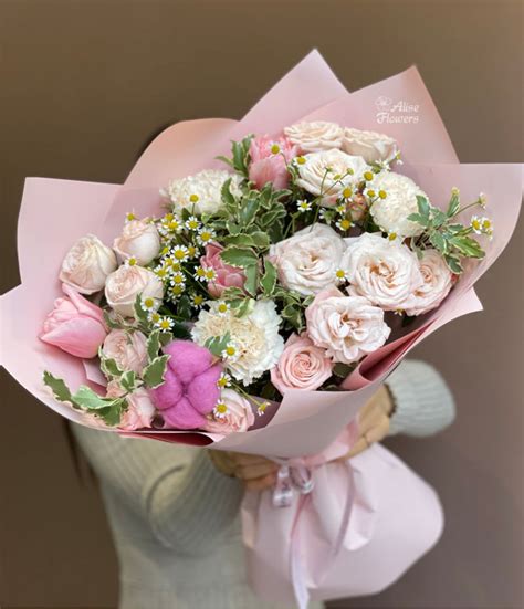 Букеты цветов с доставкой в СПб