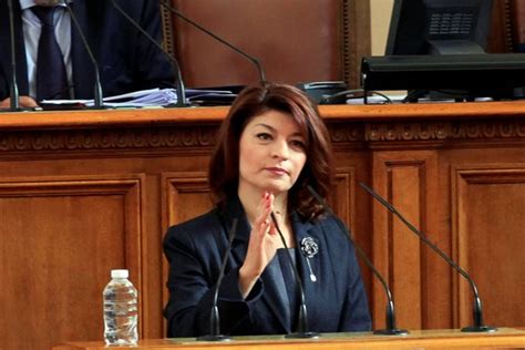 Соцлидерката загуби делото за клевета срещу Десислава Атанасова Обзор