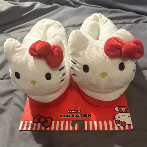 Womens Hello Kitty Slippers Size 7 8 Hellokitty Depop
