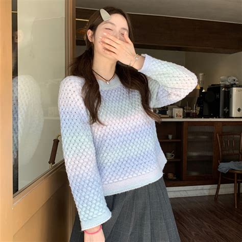 꽈배기 짜임 라운드넥 나염 그라데이션 스트라이프 니트 Hn123862