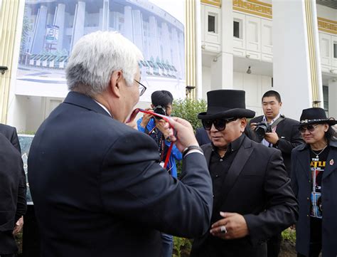 Соёл Эрдэнэ хамтлаг “Алдрын од” шагнал хүртлээ