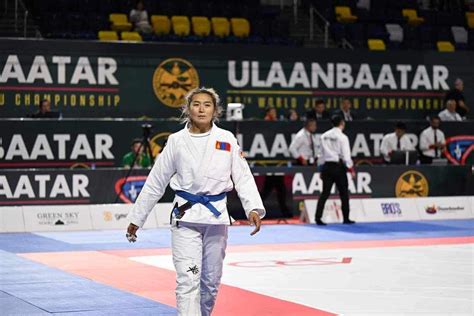 Б ХУЛАН НУТГИЙНХАА ДЭВЖЭЭН ДЭЭРЭЭ ХҮРЭЛ МЕДАЛЬ ХҮРТЭВ ТАС МН