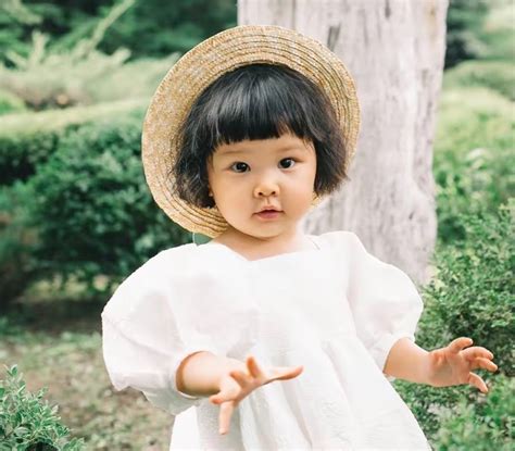 对爸爸有点不放心啊 大眼萌娃 人类幼崽的800个心眼子 糖糖好可爱