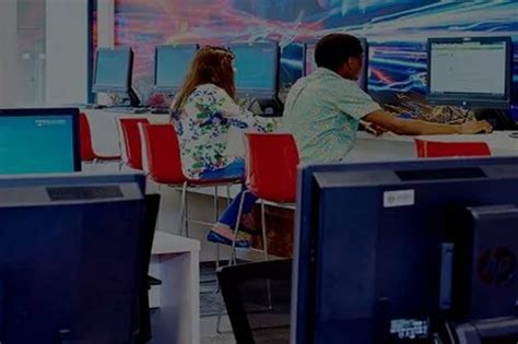 B Tech Computer Science And Engineering Course At Rs 80000year In