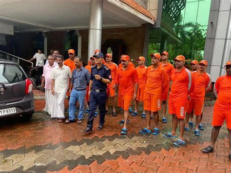 തലവടിയിൽ ദുരന്തനിവാരണ സംഘത്തെ വിന്യസിച്ചു Vararuchi