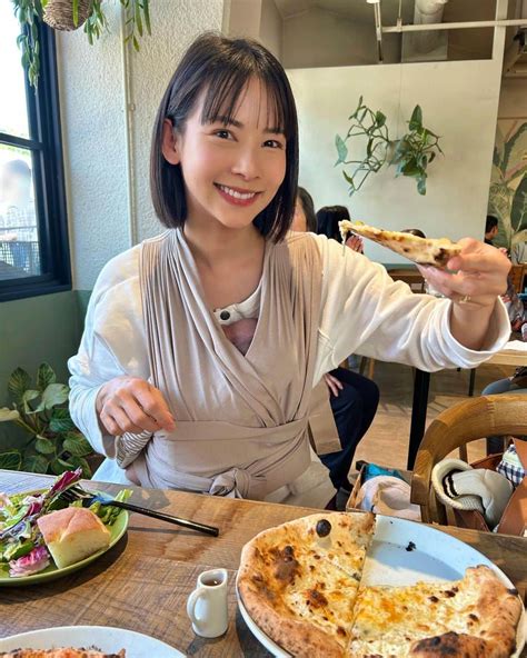 阪本智子さんのインスタグラム写真 阪本智子instagram 「🍕♡ 家族で桜を見に行った時のランチ💗 かのあくん、 どこにいるかわかる