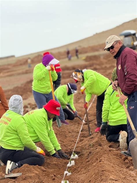 Самданнямын МӨНХЧУЛУУН Added A Самданнямын МӨНХЧУЛУУН