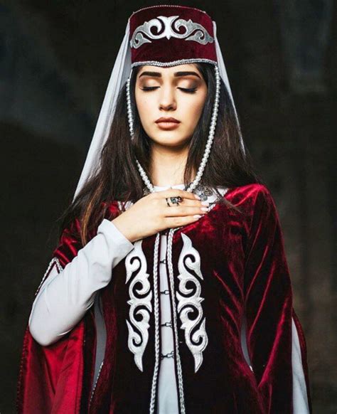 Հայկական աւանդական զարդարանք ու զգեստներ Bellezza