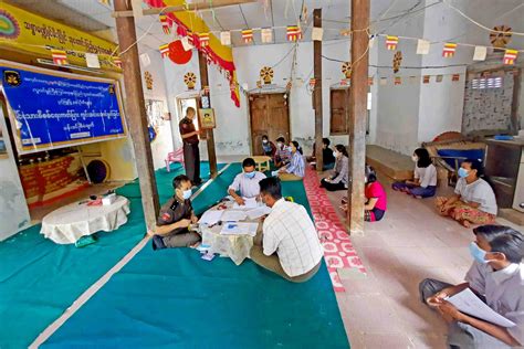 ပွင့်ဖြူမြို့၊ သက်တော်ရှည်ရပ်ကွက်ရှိ ဒေသခံပြည်သူများအား ပန်းခင်းစီမံချက်ဖြင့် အိမ်ထောင