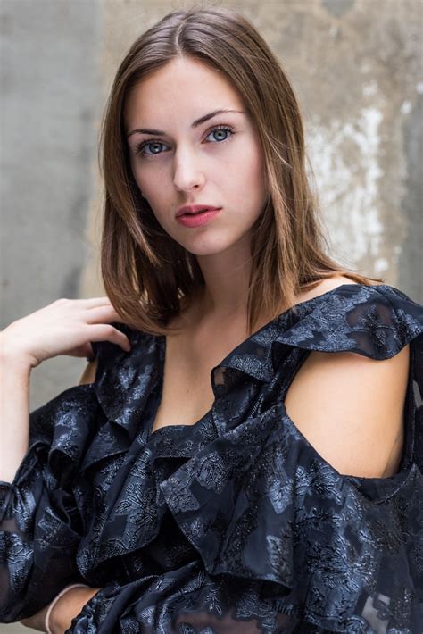 Paula D Model Agency Bookers 1810 Ph Web 8 Bookers Hamburg