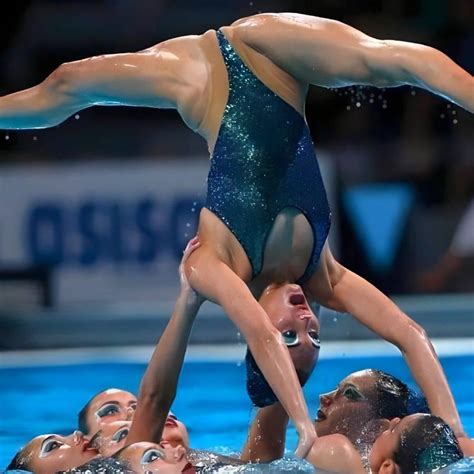 Crew Civically Re Engaged Women In 2024 Poses Beautiful Athletes Muscle Women