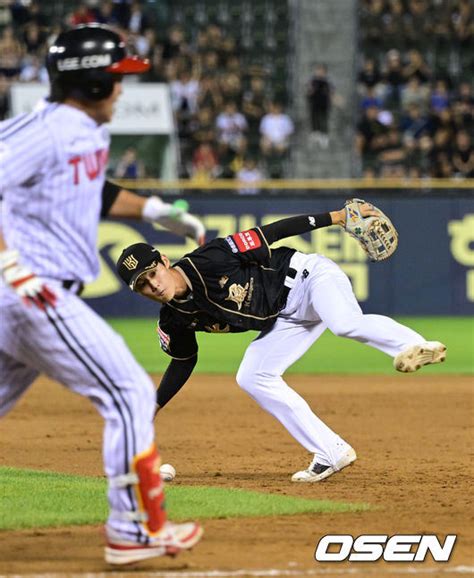실책 오서진 손이 허전하네