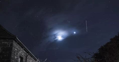 A Weird Light Appeared In The Sky At The Weekend And People Are Puzzled
