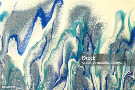 추상 유체 아트 배경 파란색과 흰색 색상 액체 대리석 실버 그라데이션이 있는 캔버스에 아크릴 페인팅 0명에 대한 스톡 사진 및 기타 이미지 Istock