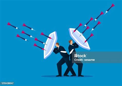 떨어지는 화살에 대한 방패를 들고 뒤로 서 있는 두 사업가 수비 스포츠 활동에 대한 스톡 벡터 아트 및 기타 이미지 수비 스포츠 활동 방패 비즈니스 Istock