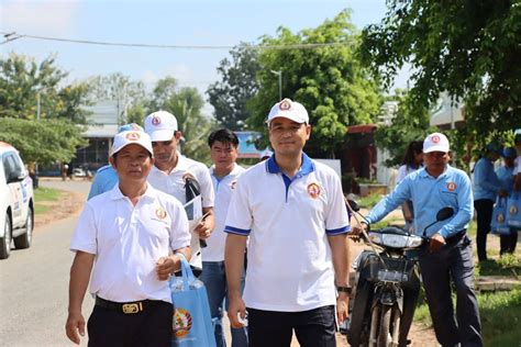 ឯកឧត្តម ហេង សុខណាង សមាជិកគណៈកម្មាធិការកណ្តាលគណបក្ស