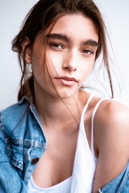 Isabela Belato — Wlm