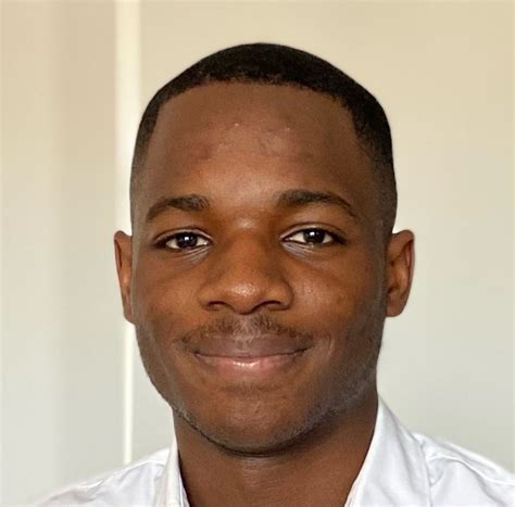 Yann Laurick Abé Medium