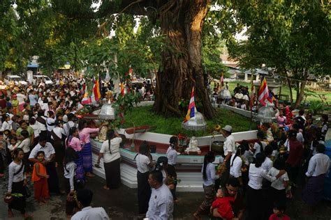 ကဆုန်လပြည့်နေ့တွင် နေပြည်တော်ကောင်စီနယ်မြေအတွင်း ကုသိုလ်ပြုသူများဖြင့်စည်ကား၊ ဥပ္ပါတသန္တိစေတီတော