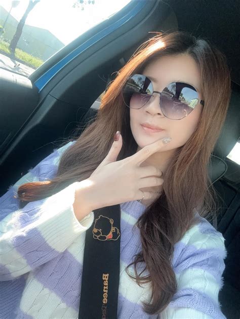 詞窮了 沒有車可以發 只好發發自拍照 請問有人喜歡看我的貼文嗎 喜歡看的原因是什麼🤔 留言都會認真回覆 有問必答 沒禮貌的回覆會略過 請尊重