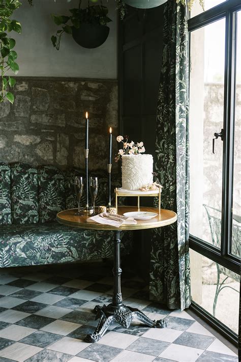 Pretty In Pink Wedding At The Commodore Perry Estate ⋆ Ruffled