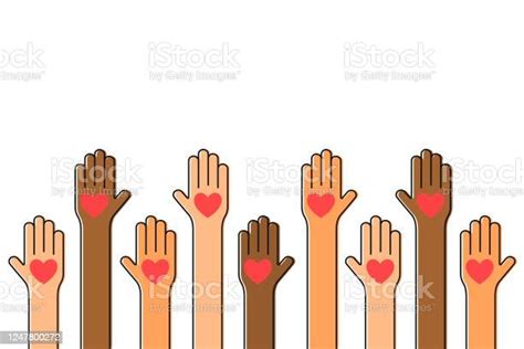 자선 자원 봉사 및 기부 개념 붉은 마음으로 인간의 손을 들어 올렸다 아이들의 손은 심장 기호를 들고있다 자선 및 구제 사업에 대한 스톡 벡터 아트 및 기타 이미지 Istock