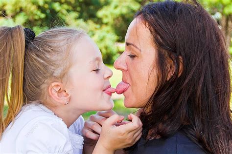 Kissing Mother And Daughter Brunette White Smile Photo Background And