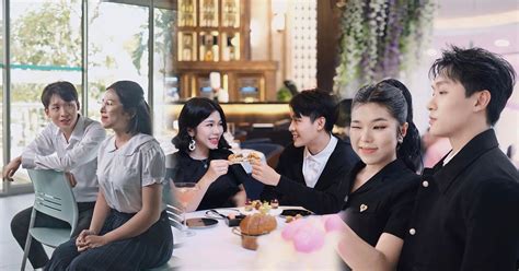 ទំនាក់ទំនង ស្រីនា និងហេង វិសាល កាន់តែស្និទ្ធខ្លាំង Khmerload