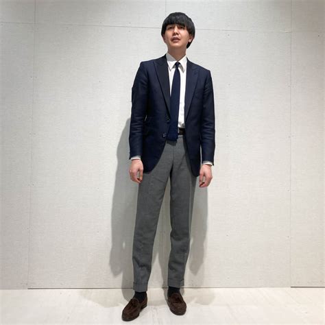 【staffコーデ】定番なネイビー×グレーのジャケパンスタイル オーダースーツのfabric Tokyo