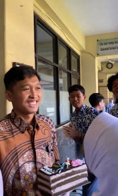 Aktingnya Total Banget Momen Tegang Siswa Kelahi Di Kelas Ini Endingnya Malah Di Luar Dugaan Guru