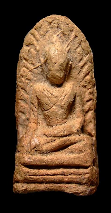 ประมูล พระรอดวัดพระสิงห์ เชียงใหม่ พิมพ์หูขีด นิยม ปี 2496 เคาะเดียว พระล้านนา คอม เว็บ พระ