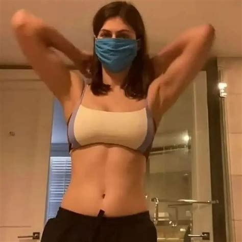 Alexandra Daddarios Instagram Photo Queen Alexandra Daddario