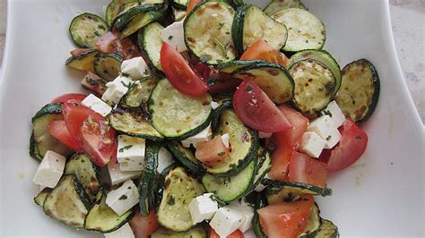 Zucchini Tomaten Salat Von Fruchtsternchen Chefkochde