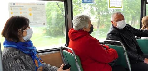 Як пенсіонерам скористатися правом на безкоштовний проїзд у громадському транспорті