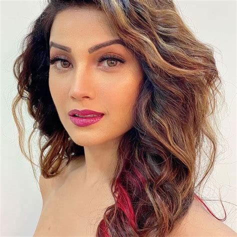 Naagin Actress Adaa Khans Glammed Up Pictures Are Goals