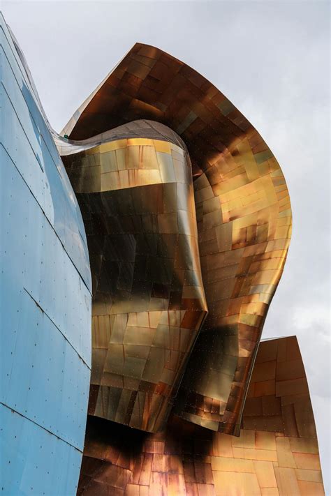 강철 건물 건물 외관 건축 건축 속의 예술 곡선형 디자인 골드 관념적인 구름 구리 구부러진 구조 구조 설계 금속 건축 기하학적 도시 건축 도시