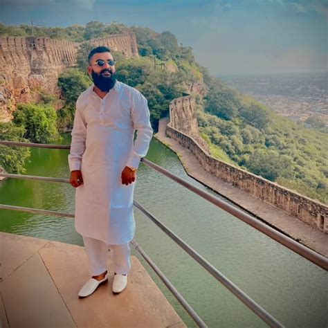 Tosif Shaikh Tosif Shaikh Sahab • Threads Say More