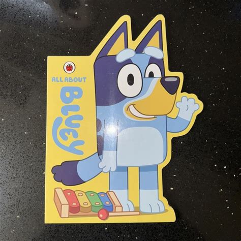 Bluey All About Bluey A Bluey Shaped Board Book Bluey Eur 909 Picclick It