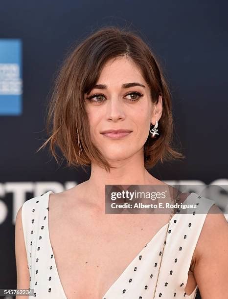 Lizzy Caplan Photos And Premium High Res Pictures Getty Images