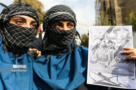 همشهری آنلاین تصاویری جالب از پوشش خاص دختران تهرانی در اجتماع دانش‌آموزان برای حمایت از