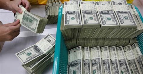 Las Elecciones Condicionan La Carrera Entre La Inflación Y El Dólar