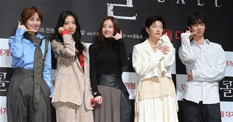 [사진]김성령 박신혜 전종서 이엘 이충현 콜