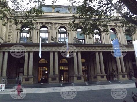 Основните индекси на европейските борси се движат възходящо в ранната търговия Утро