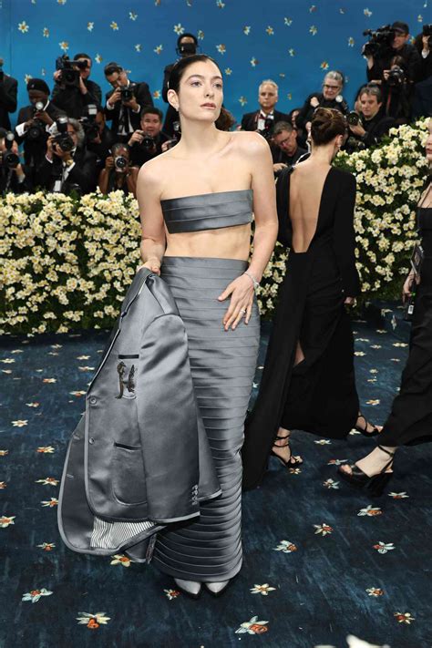 Lorde Wows In A Duct Tape Bra And Corseted Skirt At The 2025 Met Gala